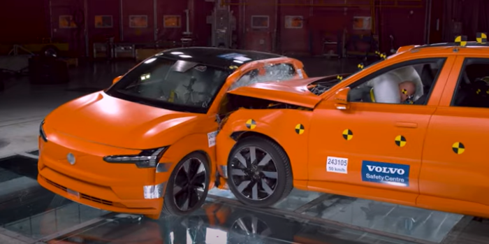 Volvo rozbilo svoje najväčšie SUV o… najmenšie. Výsledok je šokujúci ...