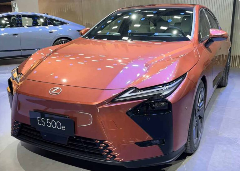 Lexus ES v novej ére: Viac priestoru, luxusu a technológií. - Auto Trendy