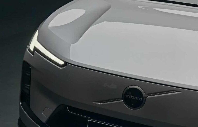 Volvo EX60 oficiálne: Poznáme dátum premiéry a prvú fotku! - Auto Trendy